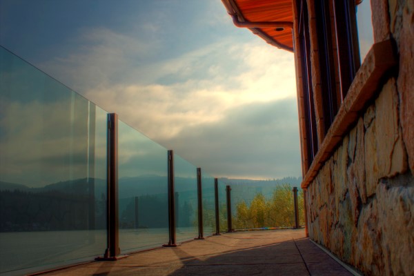Infinity Railing | CrystaLite, Inc.